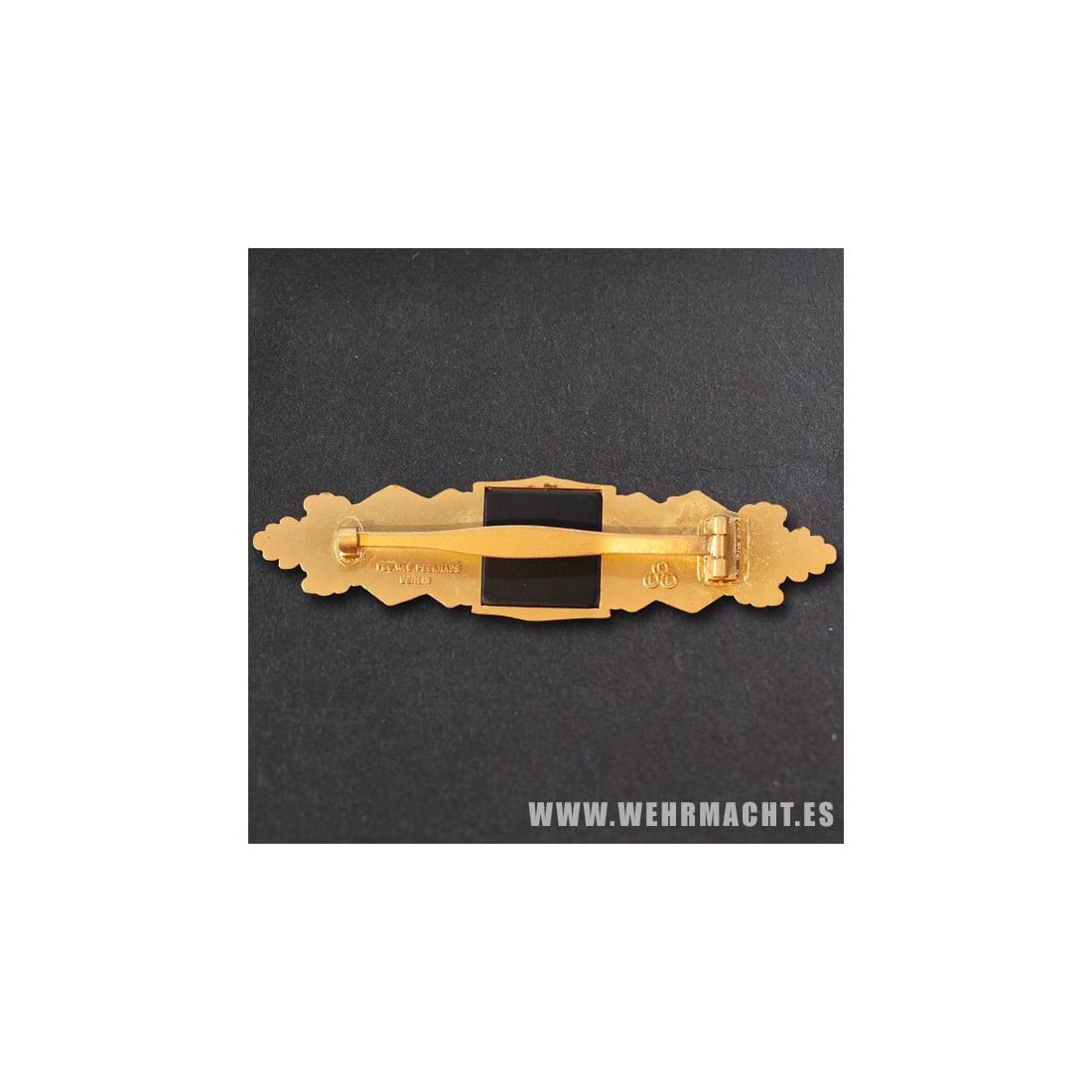 Army Close Combat Clasp in Gold