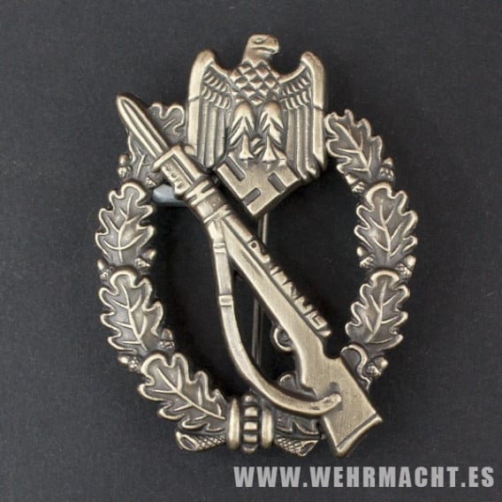 Army Infantry Assault Badge in Bronze | WWII Combat Awards